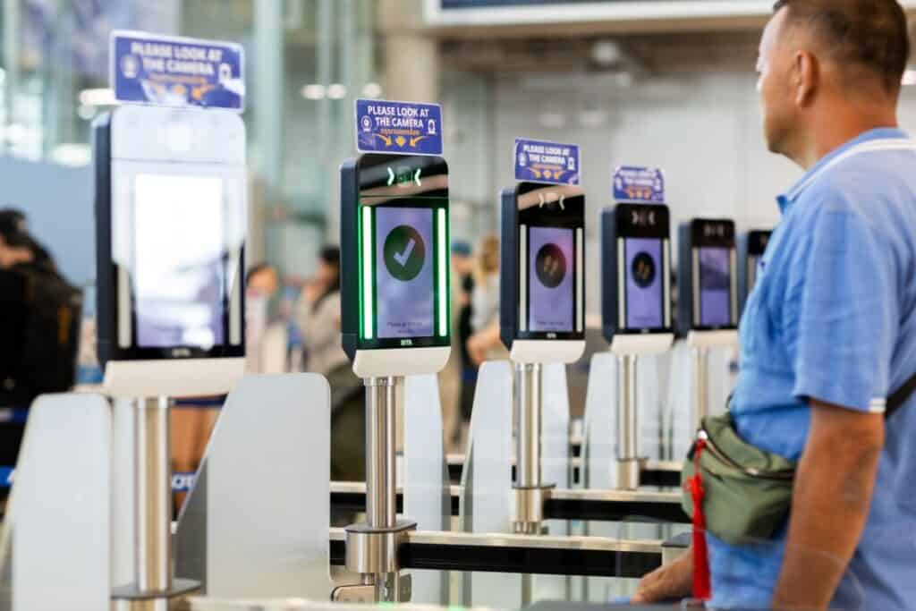 ยอดผู้โดยสารเครื่องบินช่วงปีใหม่ 2568 เพิ่มขึ้น 19.8% ด้าน ทอท. เร่งพัฒนาระบบ Biometric ได้ใช้ ...